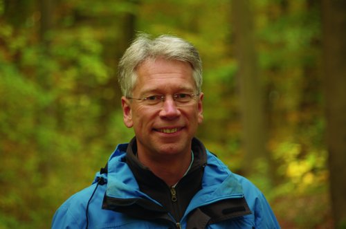 Peter Carstens - Autorenprofil - Münchner Verlagsgruppe