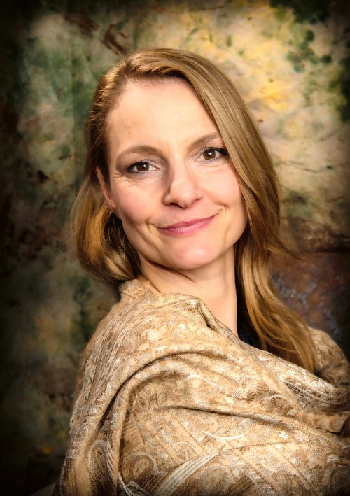 Mary Dannehl - Autorenprofil - Münchner Verlagsgruppe