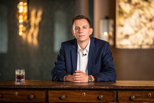 Moritz Hessel - Autorenprofil - Münchner Verlagsgruppe