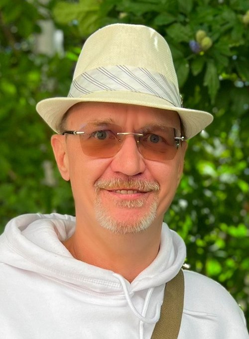 André Hoek - Autorenprofil - Münchner Verlagsgruppe