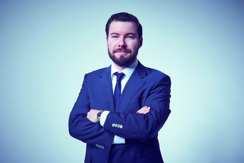 Michael Huber - Autorenprofil - Münchner Verlagsgruppe