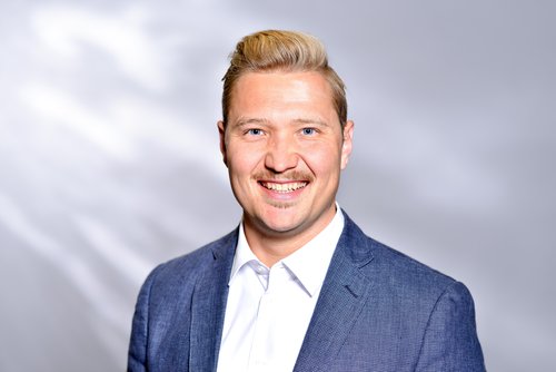 Dr. Eduard Isenmann - Autorenprofil - Münchner Verlagsgruppe