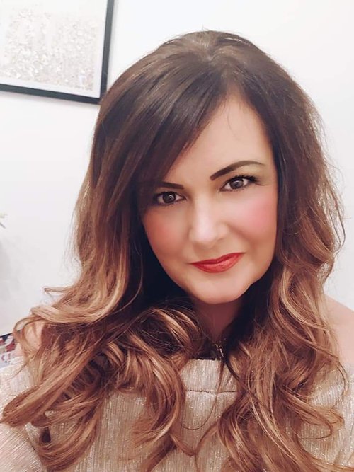 Jennifer McAdam - Autorenprofil - Münchner Verlagsgruppe