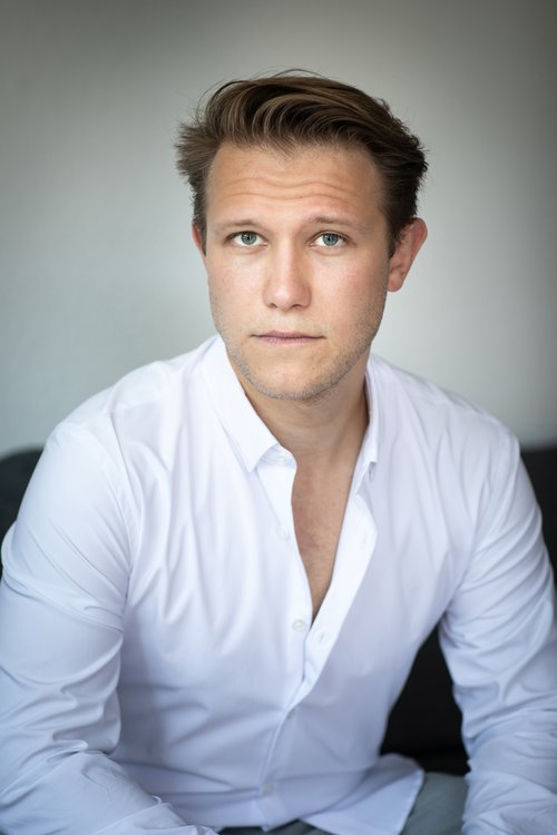 Cornelius Oettle - Autorenprofil - Münchner Verlagsgruppe