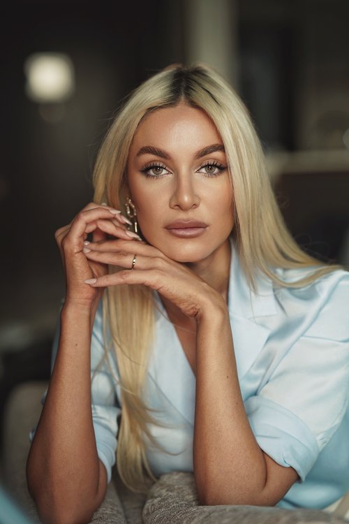 Mia Pejic - Autorenprofil - Münchner Verlagsgruppe