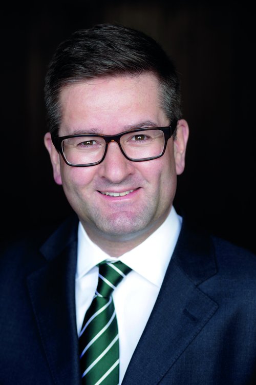 Michael Salcher - Autorenprofil - Münchner Verlagsgruppe